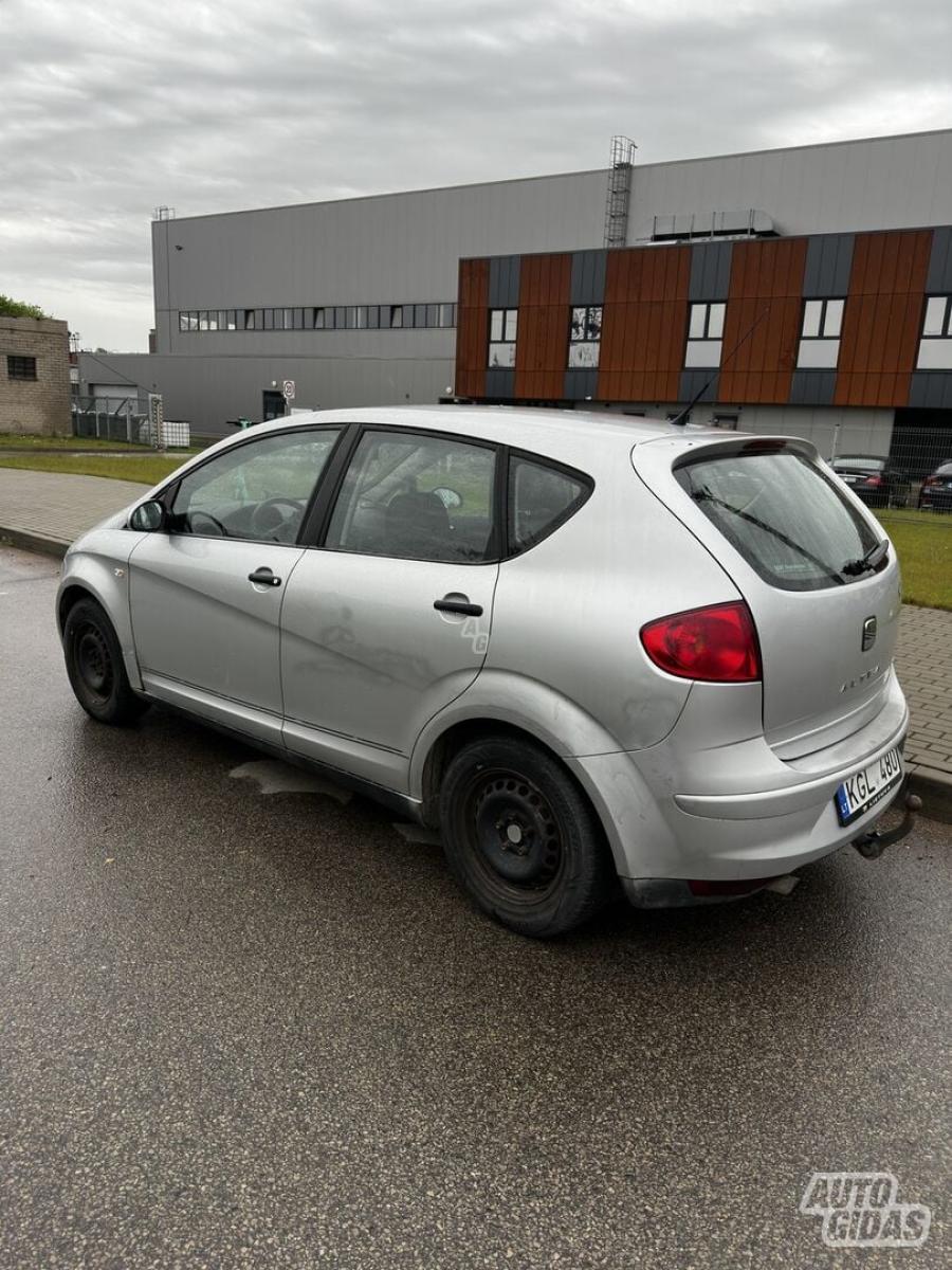 Pelēks SEAT Altea 2004 Klaipėda, ar dzinēja tilpumu 1.60 L un nobraukumu 239 tūkst. km par 750 €, foto 4 vietnē AUTOMOTO.COM.LV