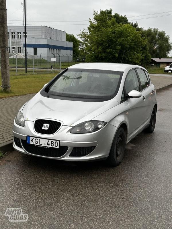 Pelēks SEAT Altea 2004 Klaipėda, ar dzinēja tilpumu 1.60 L un nobraukumu 239 tūkst. km par 750 €, foto 4 vietnē AUTOMOTO.COM.LV
