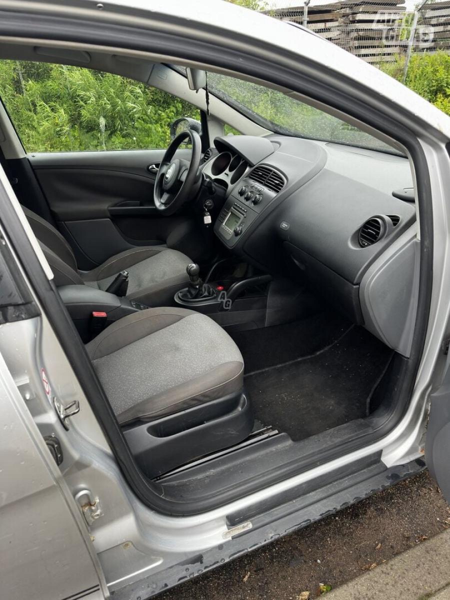 Pelēks SEAT Altea 2004 Klaipėda, ar dzinēja tilpumu 1.60 L un nobraukumu 239 tūkst. km par 750 €, foto 9 vietnē AUTOMOTO.COM.LV