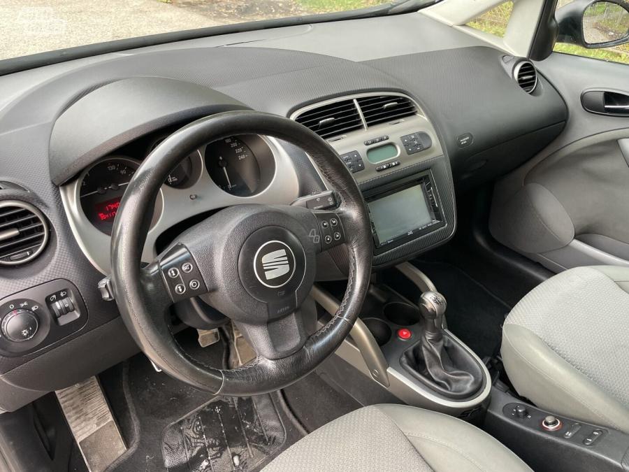 Grey SEAT Altea 2004 in Marijampole, with an engine capacity of 2.00 L and mileage of 354 thousand km for 1500 €, photo 12 on AUTOMOTO.COM.LV