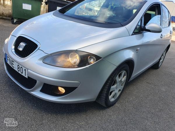 Pelēks SEAT Altea 2005 Šauļi, ar dzinēja tilpumu 2.00 L un nobraukumu 290 tūkst. km par 1100 €, foto 1 vietnē AUTOMOTO.COM.LV