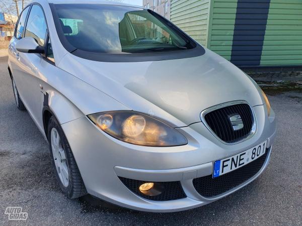 Pelēks SEAT Altea 2005 Šauļi, ar dzinēja tilpumu 2.00 L un nobraukumu 290 tūkst. km par 1100 €, foto 3 vietnē AUTOMOTO.COM.LV