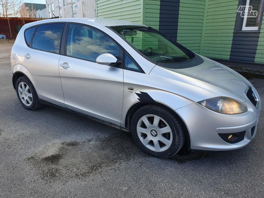 Pelēks SEAT Altea 2005 Šauļi, ar dzinēja tilpumu 2.00 L un nobraukumu 290 tūkst. km par 1100 €, foto 5 vietnē AUTOMOTO.COM.LV
