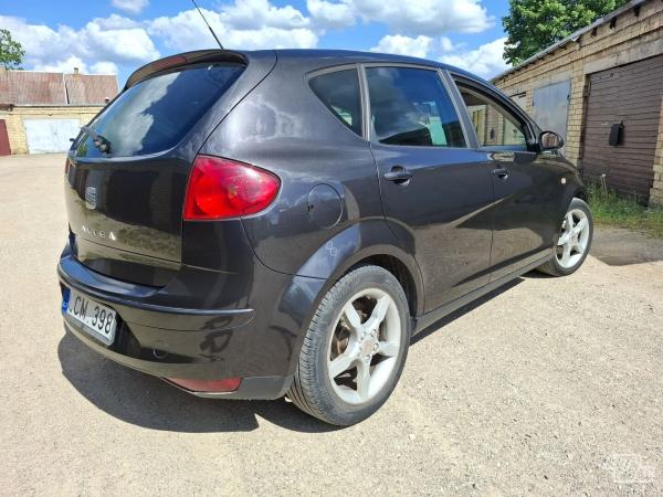 Grey SEAT Altea 2005 in Siauliai, with an engine capacity of 2.00 L and mileage of 321 thousand km for 1890 €, photo 2 on AUTOMOTO.COM.LV