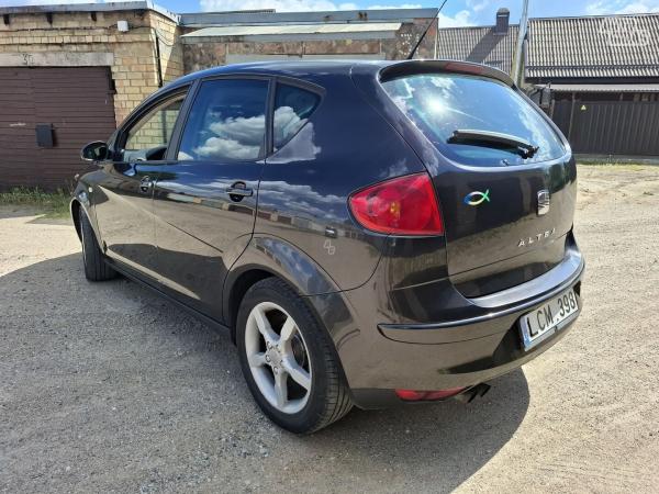 Grey SEAT Altea 2005 in Siauliai, with an engine capacity of 2.00 L and mileage of 321 thousand km for 1890 €, photo 4 on AUTOMOTO.COM.LV