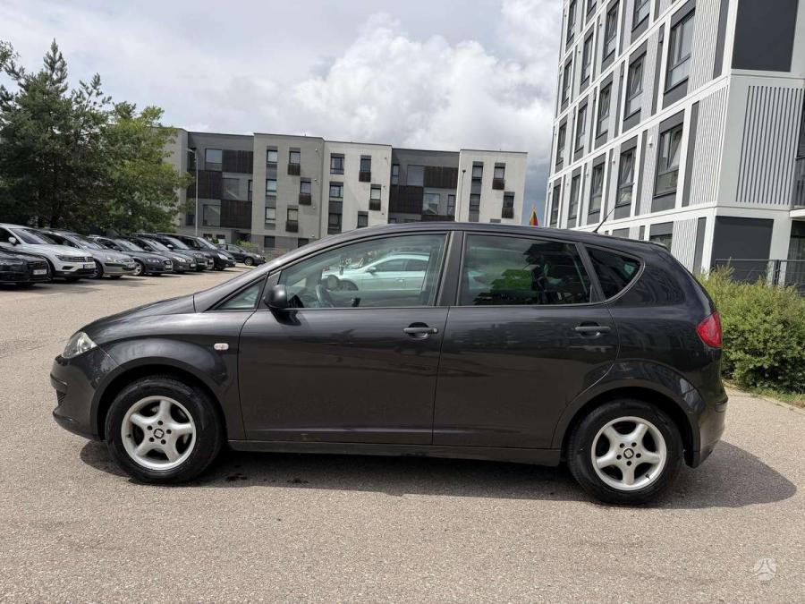 Pelēks SEAT Altea 2005 Viļņa, ar dzinēja tilpumu 1.60 L un nobraukumu 20 tūkst. km par 1650 €, foto 5 vietnē AUTOMOTO.COM.LV