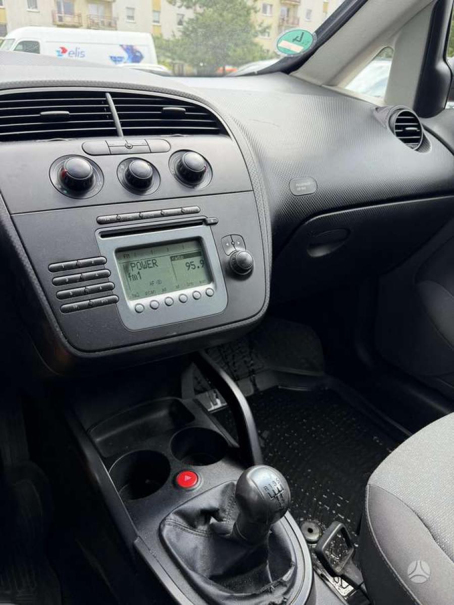 Pelēks SEAT Altea 2005 Viļņa, ar dzinēja tilpumu 1.60 L un nobraukumu 20 tūkst. km par 1650 €, foto 16 vietnē AUTOMOTO.COM.LV