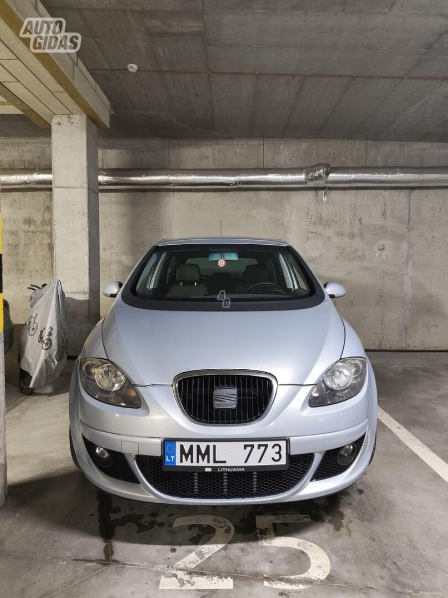 Grey SEAT Altea 2005 in Vilnius, with an engine capacity of 2.00 L and mileage of 319 thousand km for 1700 €, photo 3 on AUTOMOTO.COM.LV