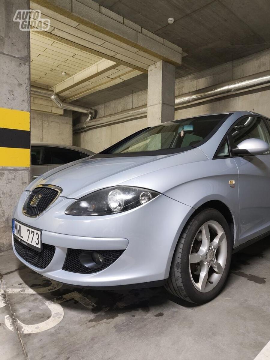 Grey SEAT Altea 2005 in Vilnius, with an engine capacity of 2.00 L and mileage of 319 thousand km for 1700 €, photo 4 on AUTOMOTO.COM.LV