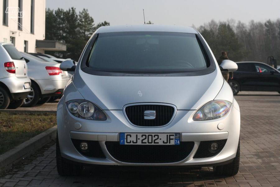 Pelēks SEAT Altea 2006 Kauņa, ar dzinēja tilpumu 2.00 L un nobraukumu 145 tūkst. km par 3500 €, foto 2 vietnē AUTOMOTO.COM.LV
