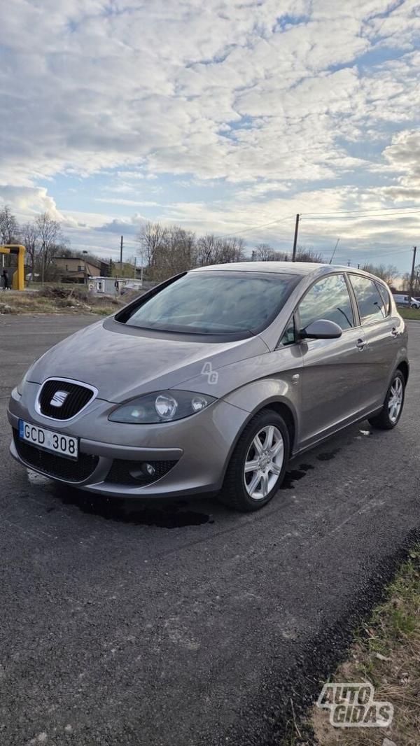 Grey SEAT Altea 2006 in Kaunas, with an engine capacity of 2.00 L and mileage of 312 thousand km for 1000 €, photo 1 on AUTOMOTO.COM.LV