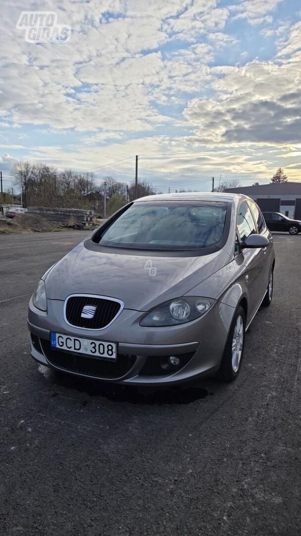 Grey SEAT Altea 2006 in Kaunas, with an engine capacity of 2.00 L and mileage of 312 thousand km for 1000 €, photo 2 on AUTOMOTO.COM.LV
