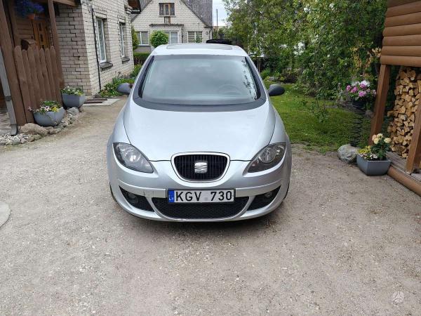 Grey SEAT Altea 2006 in Sakiai, with an engine capacity of 1.90 L and mileage of 273 thousand km for 800 €, photo 1 on AUTOMOTO.COM.LV