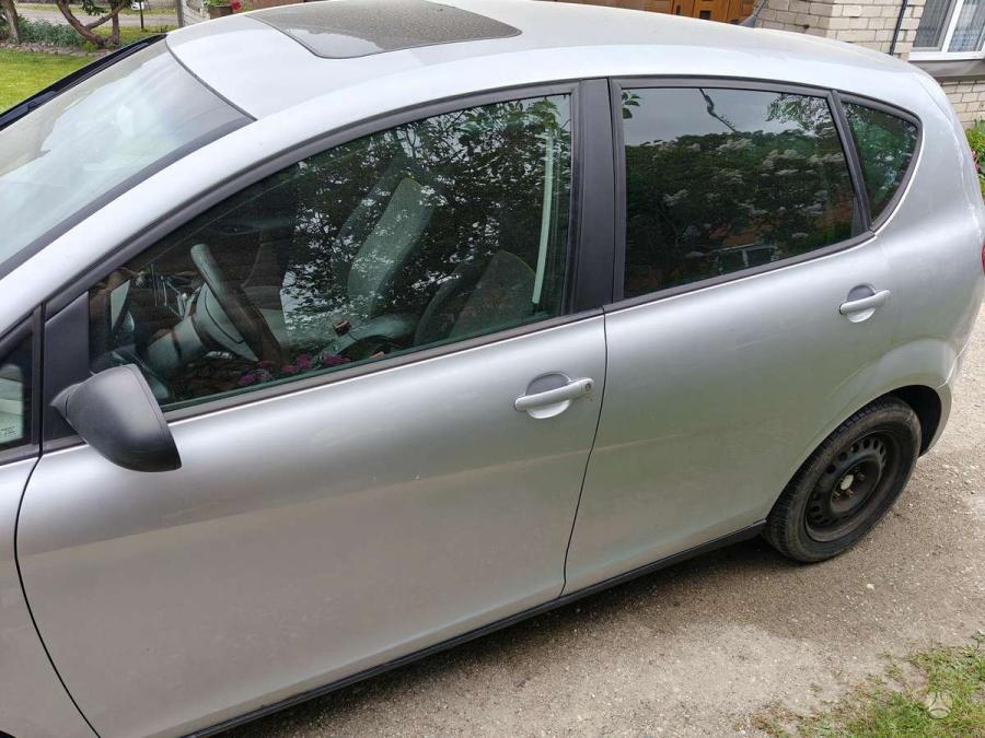 Grey SEAT Altea 2006 in Sakiai, with an engine capacity of 1.90 L and mileage of 273 thousand km for 800 €, photo 4 on AUTOMOTO.COM.LV