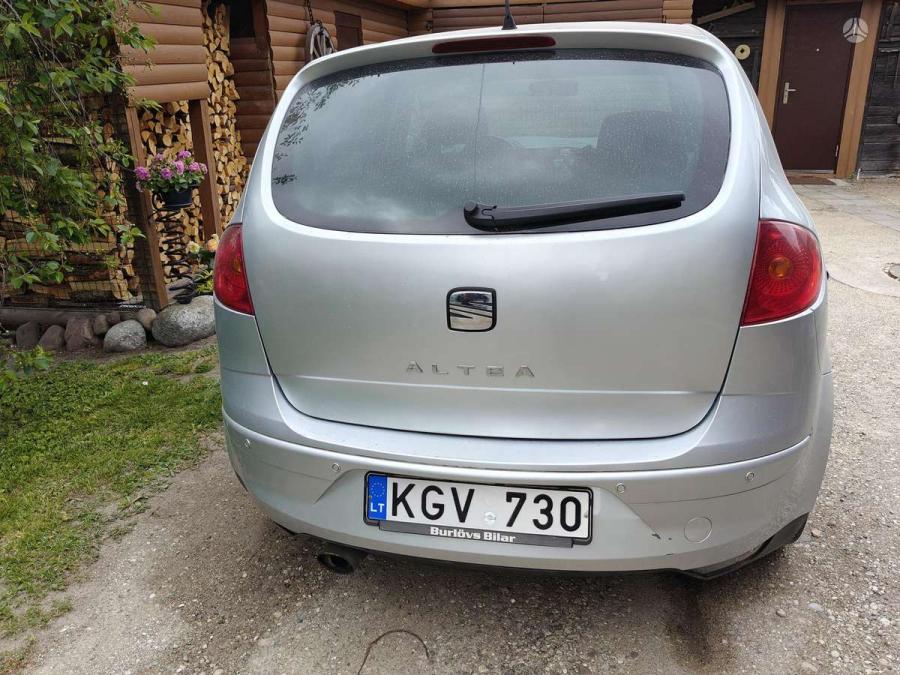 Grey SEAT Altea 2006 in Sakiai, with an engine capacity of 1.90 L and mileage of 273 thousand km for 800 €, photo 5 on AUTOMOTO.COM.LV