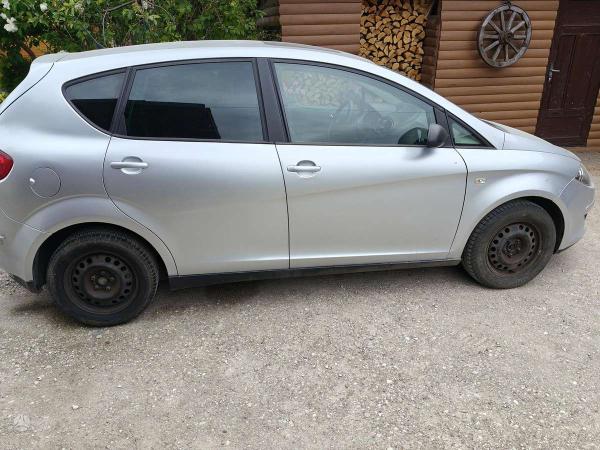 Grey SEAT Altea 2006 in Sakiai, with an engine capacity of 1.90 L and mileage of 273 thousand km for 800 €, photo 5 on AUTOMOTO.COM.LV