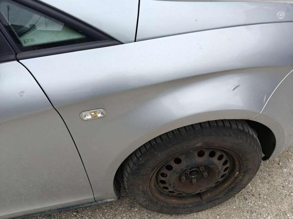 Grey SEAT Altea 2006 in Sakiai, with an engine capacity of 1.90 L and mileage of 273 thousand km for 800 €, photo 6 on AUTOMOTO.COM.LV