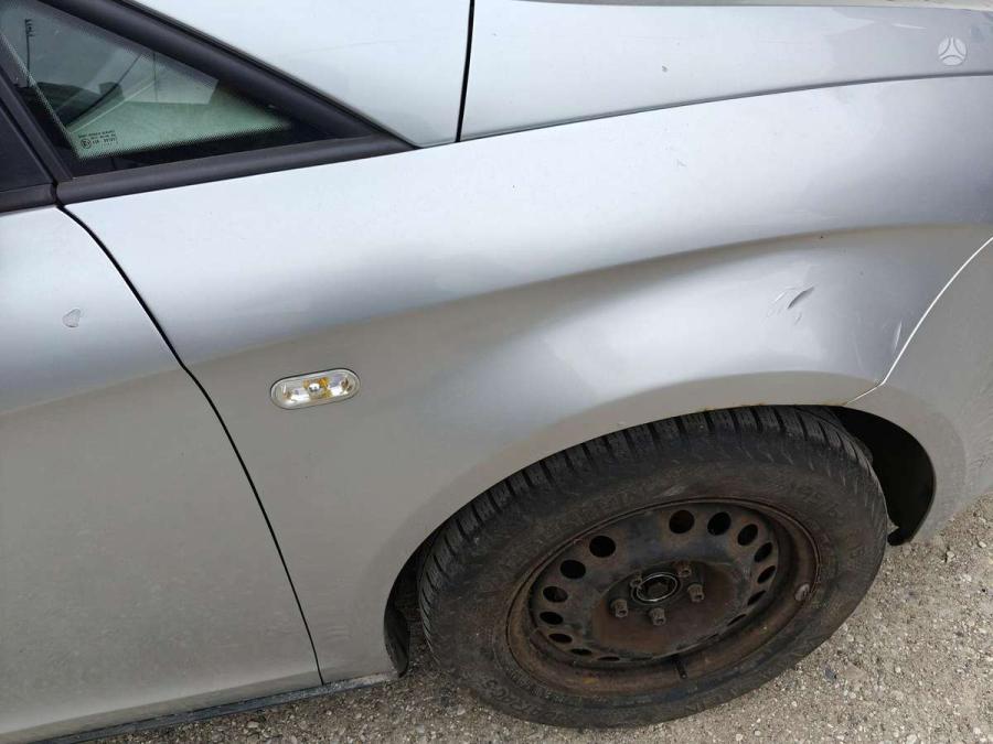 Grey SEAT Altea 2006 in Sakiai, with an engine capacity of 1.90 L and mileage of 273 thousand km for 800 €, photo 7 on AUTOMOTO.COM.LV