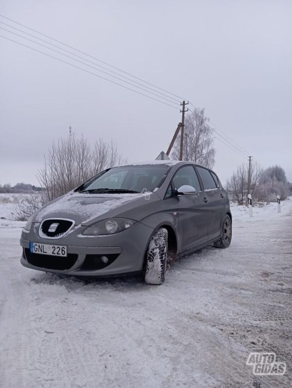 Grey SEAT Altea 2007 in Kazlu Ruda, with an engine capacity of 2.00 L and mileage of 230 thousand km for 1450 €, photo 1 on AUTOMOTO.COM.LV