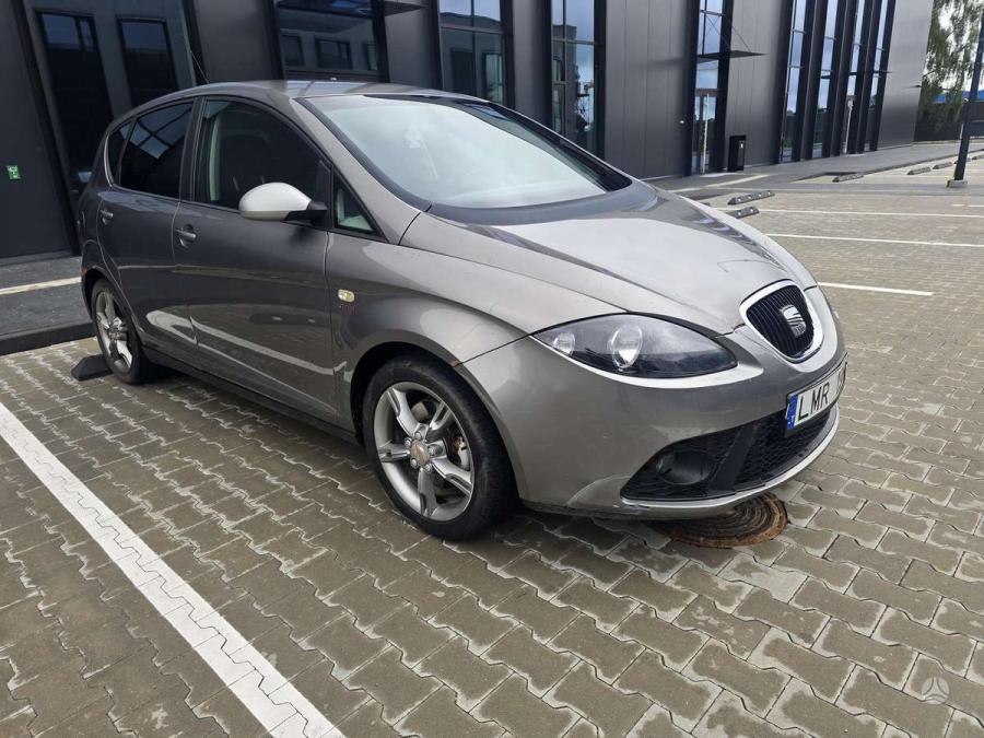 Pelēks SEAT Altea 2007 Viļņa, ar dzinēja tilpumu 1.98 L un nobraukumu 163 tūkst. km par 1500 €, foto 1 vietnē AUTOMOTO.COM.LV