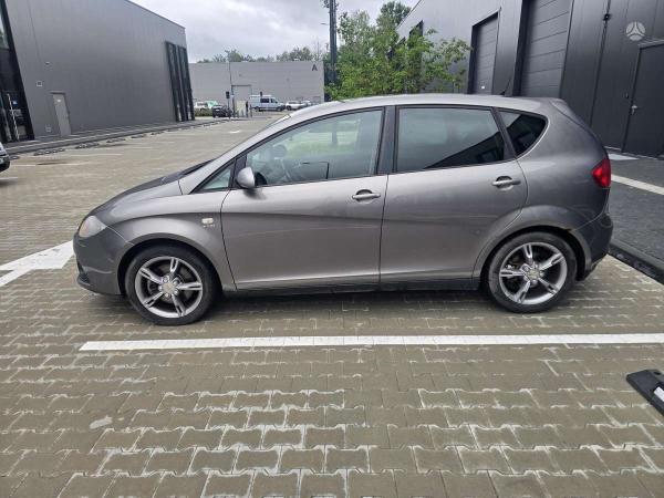 Grey SEAT Altea 2007 in Vilnius, with an engine capacity of 1.98 L and mileage of 163 thousand km for 1500 €, photo 7 on AUTOMOTO.COM.LV