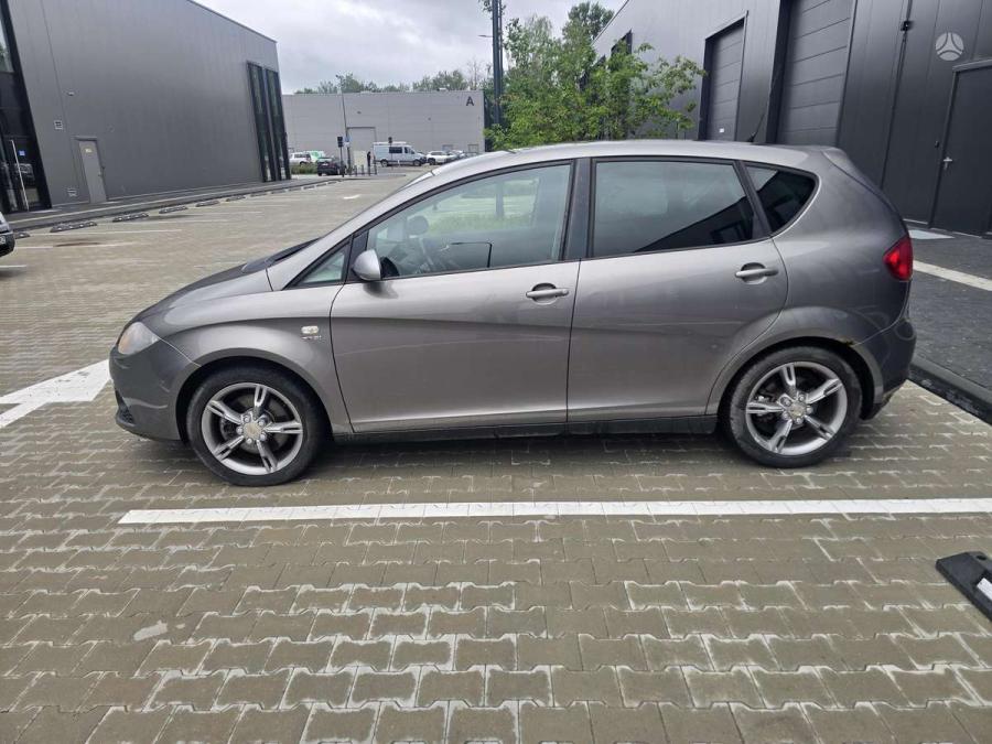 Pelēks SEAT Altea 2007 Viļņa, ar dzinēja tilpumu 1.98 L un nobraukumu 163 tūkst. km par 1500 €, foto 8 vietnē AUTOMOTO.COM.LV