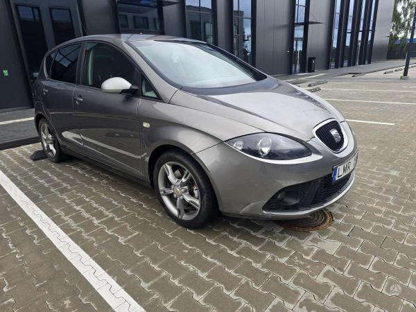 Pelēks SEAT Altea 2007 Viļņa, ar dzinēja tilpumu 1.98 L un nobraukumu 163 tūkst. km par 1400 €, foto 5 vietnē AUTOMOTO.COM.LV