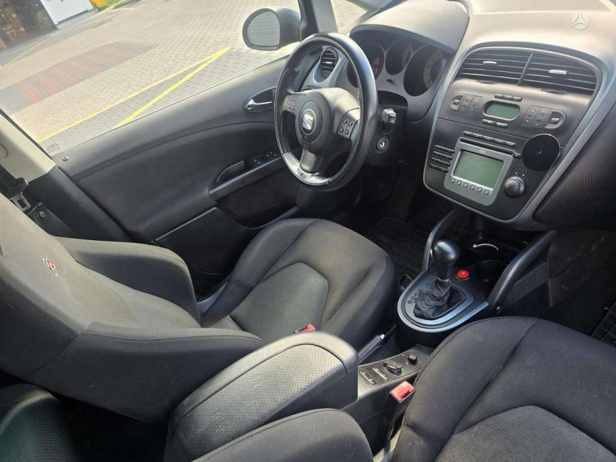 Grey SEAT Altea 2007 in Vilnius, with an engine capacity of 2.00 L and mileage of 163 thousand km for 1400 €, photo 11 on AUTOMOTO.COM.LV