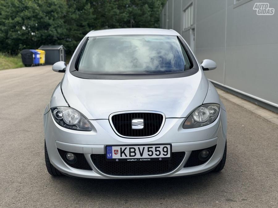 Grey SEAT Altea 2007 in Utena, with an engine capacity of 2.00 L and mileage of 337 thousand km for 1620 €, photo 6 on AUTOMOTO.COM.LV