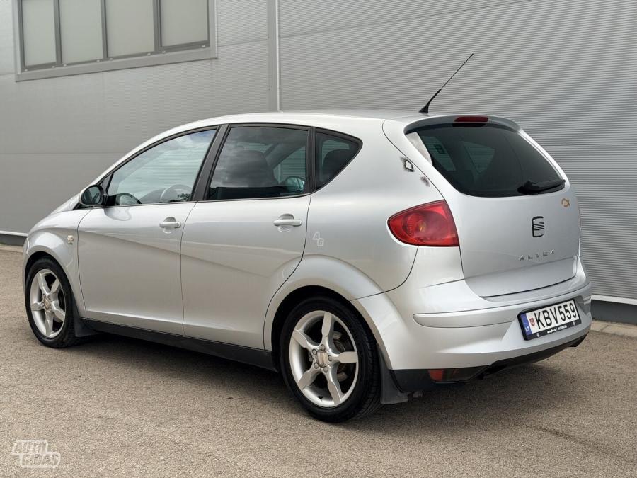 Grey SEAT Altea 2007 in Utena, with an engine capacity of 2.00 L and mileage of 337 thousand km for 1620 €, photo 14 on AUTOMOTO.COM.LV