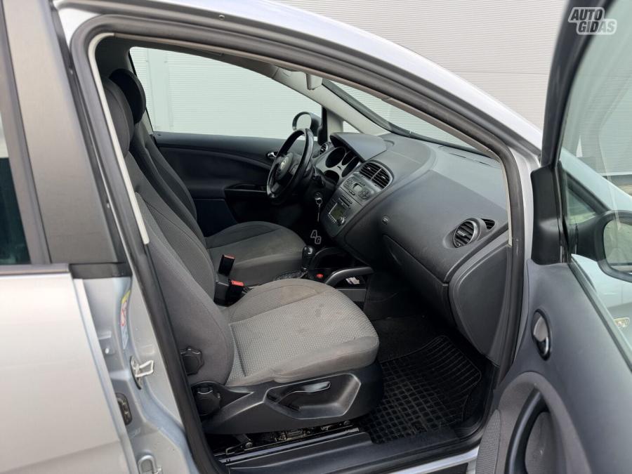 Grey SEAT Altea 2007 in Utena, with an engine capacity of 2.00 L and mileage of 337 thousand km for 1620 €, photo 18 on AUTOMOTO.COM.LV