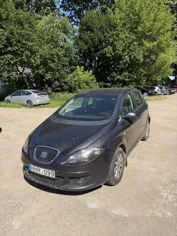 Pelēks SEAT Altea 2008 Kauņa, ar dzinēja tilpumu 1.97 L un nobraukumu 295 tūkst. km par 899 €, foto 1 vietnē AUTOMOTO.COM.LV