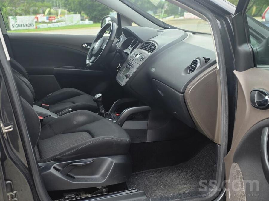 Grey SEAT Altea 2008 in Liepaja, with an engine capacity of 2.00 L and mileage of 180 thousand km for 4750 €, photo 16 on AUTOMOTO.COM.LV
