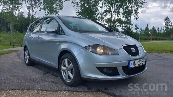 Grey SEAT Altea 2008 in Aluksne, with an engine capacity of 2.00 L and mileage of 0 thousand km for 1800 €, photo 2 on AUTOMOTO.COM.LV