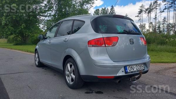 Grey SEAT Altea 2008 in Aluksne, with an engine capacity of 2.00 L and mileage of 0 thousand km for 1800 €, photo 6 on AUTOMOTO.COM.LV