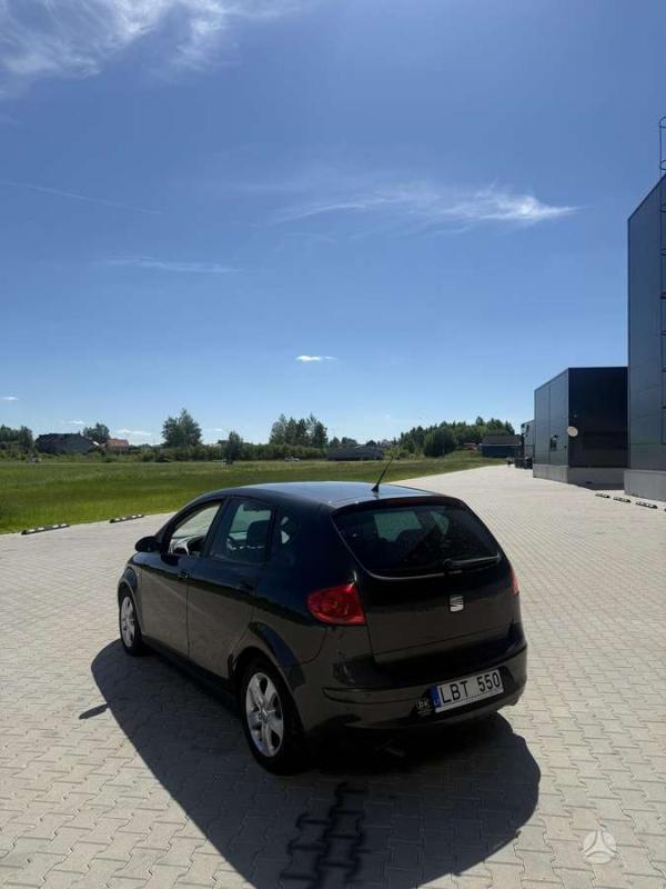 Pelēks SEAT Altea 2009 Šauļi, ar dzinēja tilpumu 1.90 L un nobraukumu 270 tūkst. km par 2250 €, foto 4 vietnē AUTOMOTO.COM.LV