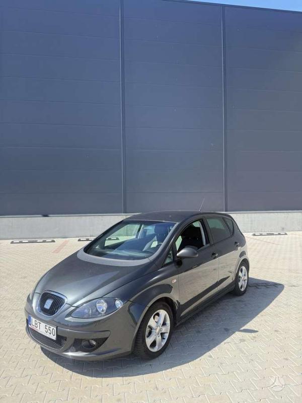 Grey SEAT Altea 2009 in Siauliai, with an engine capacity of 1.90 L and mileage of 270 thousand km for 2250 €, photo 1 on AUTOMOTO.COM.LV