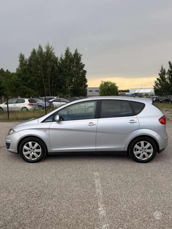 Pelēks SEAT Altea 2009 Kauņa, ar dzinēja tilpumu 1.39 L un nobraukumu 195 tūkst. km par 2800 €, foto 2 vietnē AUTOMOTO.COM.LV