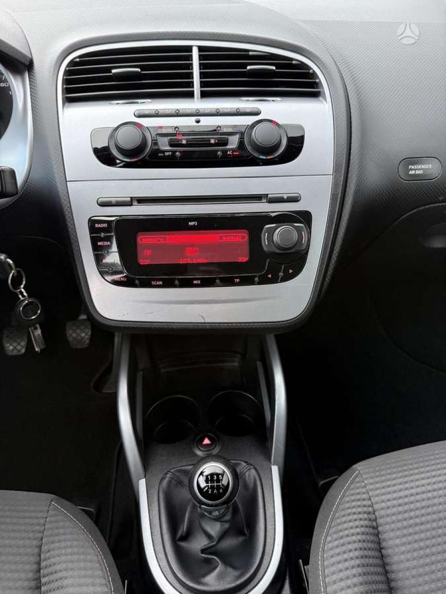 Grey SEAT Altea 2009 in Kaunas, with an engine capacity of 1.39 L and mileage of 195 thousand km for 2800 €, photo 12 on AUTOMOTO.COM.LV