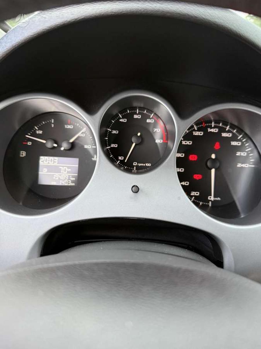 Grey SEAT Altea 2009 in Kaunas, with an engine capacity of 1.39 L and mileage of 195 thousand km for 2800 €, photo 13 on AUTOMOTO.COM.LV
