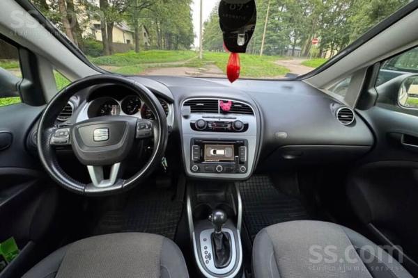 Pelēks SEAT Altea 2010 Liepāja, ar dzinēja tilpumu 1.60 L un nobraukumu 279 tūkst. km par 3300 €, foto 4 vietnē AUTOMOTO.COM.LV
