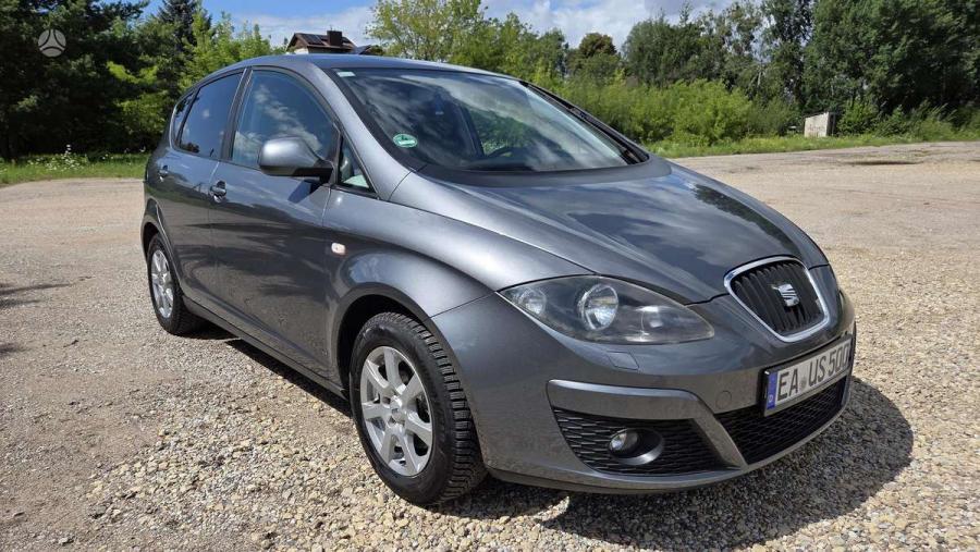 Grey SEAT Altea 2012 in Kaunas, with an engine capacity of 1.60 L and mileage of 207 thousand km for 2900 €, photo 1 on AUTOMOTO.COM.LV