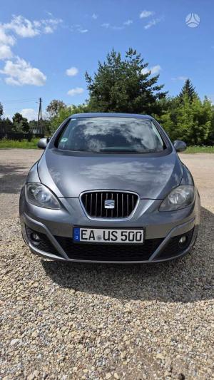 Grey SEAT Altea 2012 in Kaunas, with an engine capacity of 1.60 L and mileage of 207 thousand km for 2900 €, photo 4 on AUTOMOTO.COM.LV