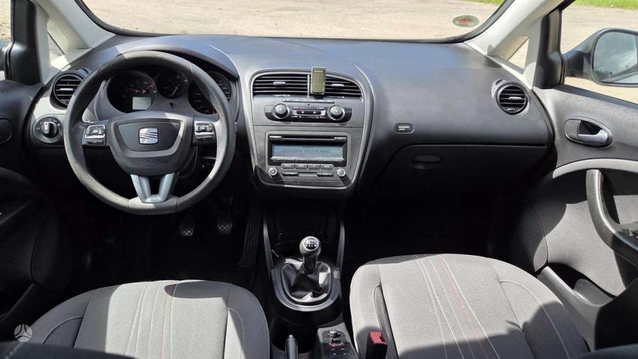 Grey SEAT Altea 2012 in Kaunas, with an engine capacity of 1.60 L and mileage of 207 thousand km for 2900 €, photo 15 on AUTOMOTO.COM.LV