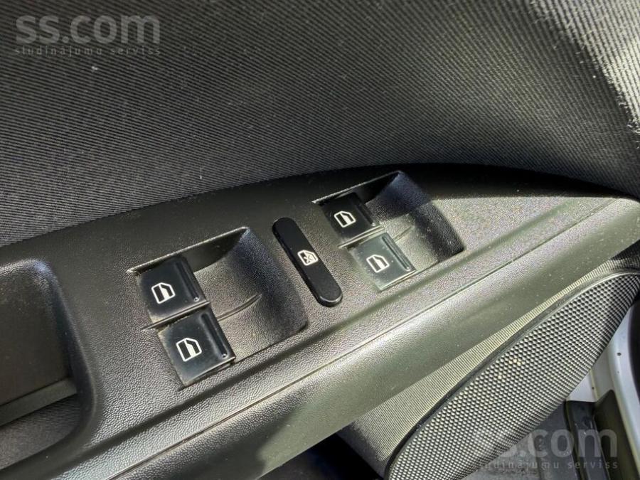 Grey SEAT Altea 2012 in Tukums, with an engine capacity of 1.20 L and mileage of 312 thousand km for 2190 €, photo 10 on AUTOMOTO.COM.LV