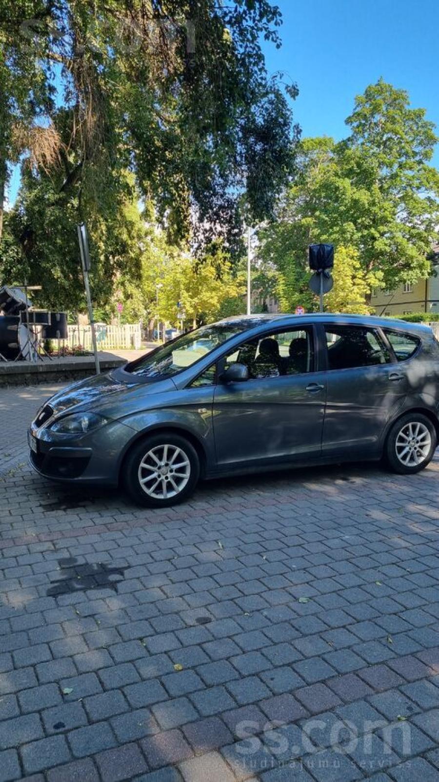 Pelēks SEAT Altea 2013 Rīga, ar dzinēja tilpumu 1.60 L un nobraukumu 340 tūkst. km par 3300 €, foto 2 vietnē AUTOMOTO.COM.LV