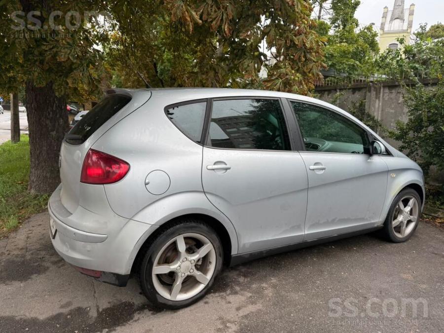 Grey SEAT Altea 2006 in Riga, with an engine capacity of 2.00 L and mileage of 205 thousand km for 1500 €, photo 4 on AUTOMOTO.COM.LV