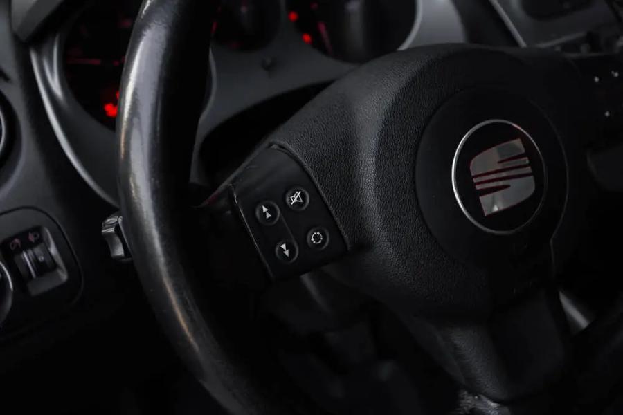 Pelēks SEAT Altea 2007 Jelgava, ar dzinēja tilpumu 1.90 L un nobraukumu 450 tūkst. km par 1150 €, foto 18 vietnē AUTOMOTO.COM.LV