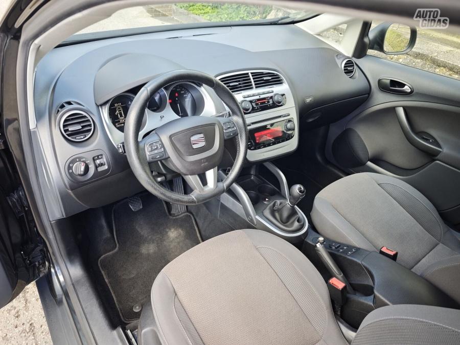 Grey SEAT Altea 2009 in Vilnius, with an engine capacity of 1.40 L and mileage of 237 thousand km for 3300 €, photo 13 on AUTOMOTO.COM.LV