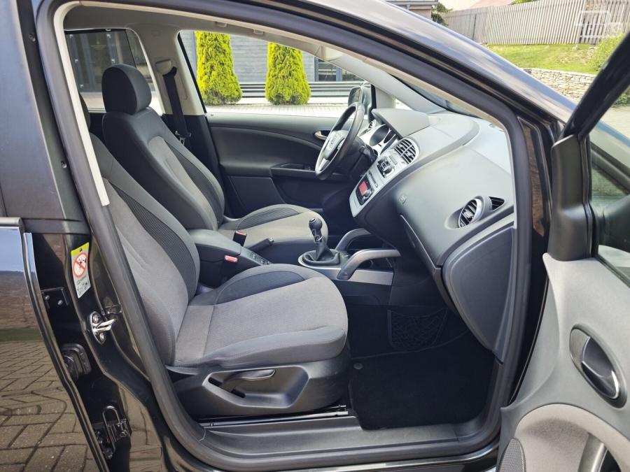 Grey SEAT Altea 2009 in Vilnius, with an engine capacity of 1.40 L and mileage of 237 thousand km for 3300 €, photo 23 on AUTOMOTO.COM.LV